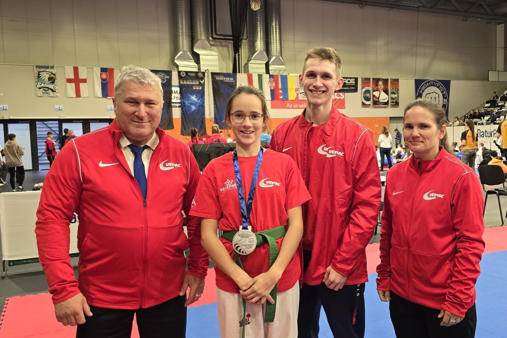 VEDAC – Hat érmet küzdöttek össze